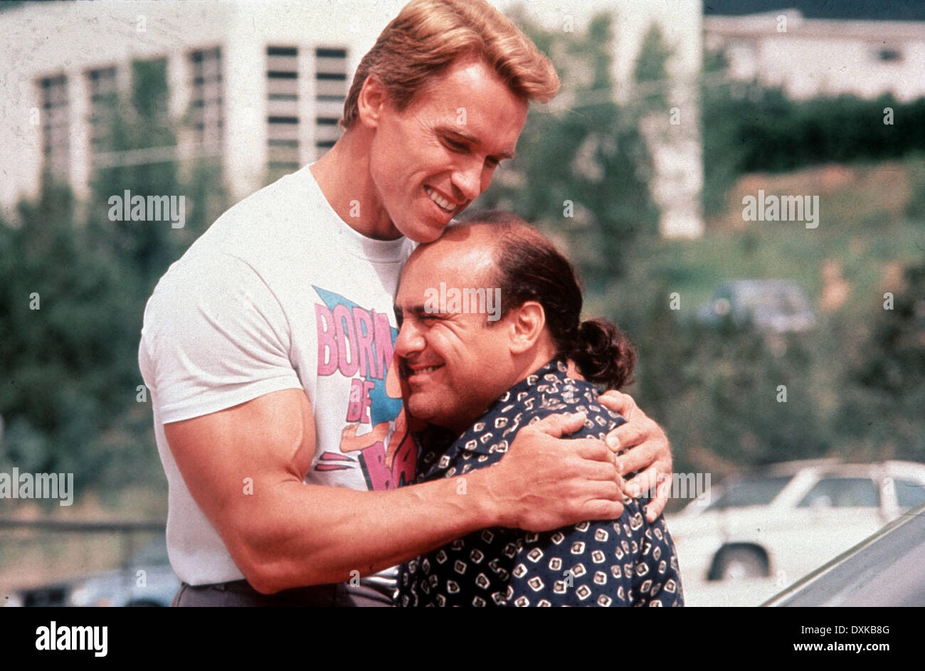 Twins arnold schwarzenegger danny devito hi-res stock photography and ...