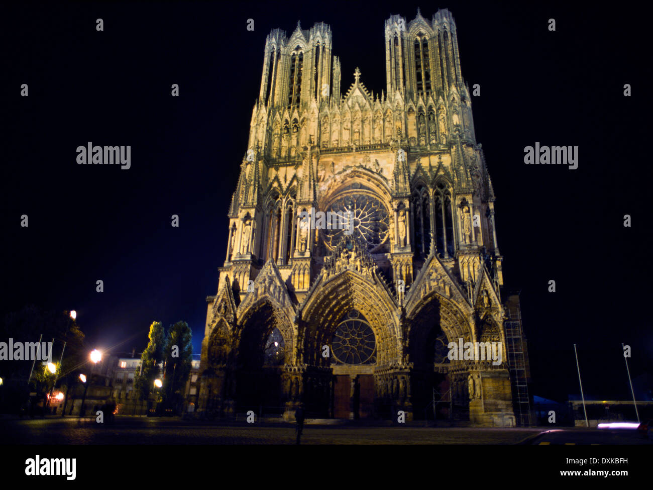 Reims cathedral france night hi-res stock photography and images - Alamy