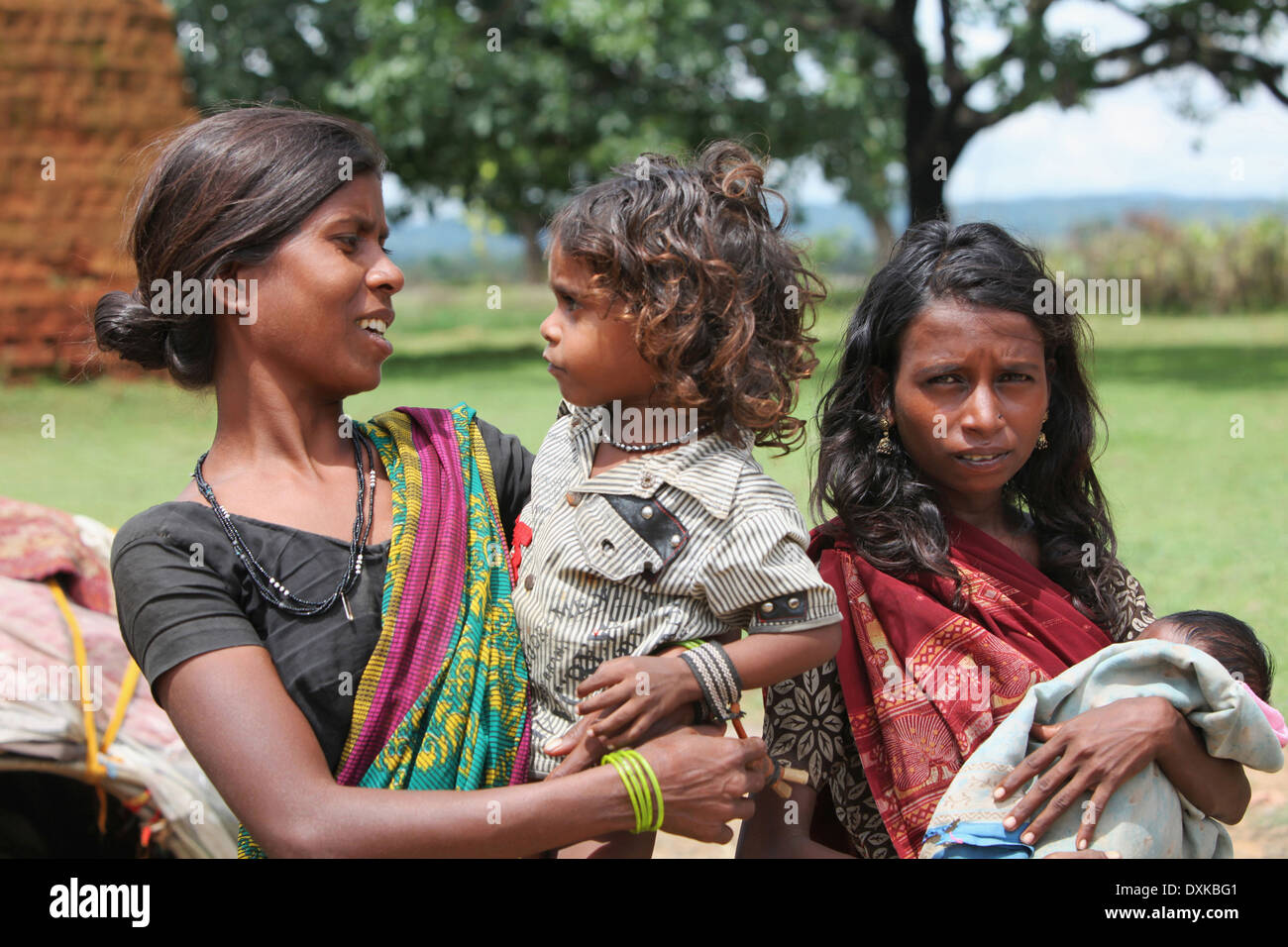 Mother and child. Musahar or Bhuija tribe. Keredari village and block ...