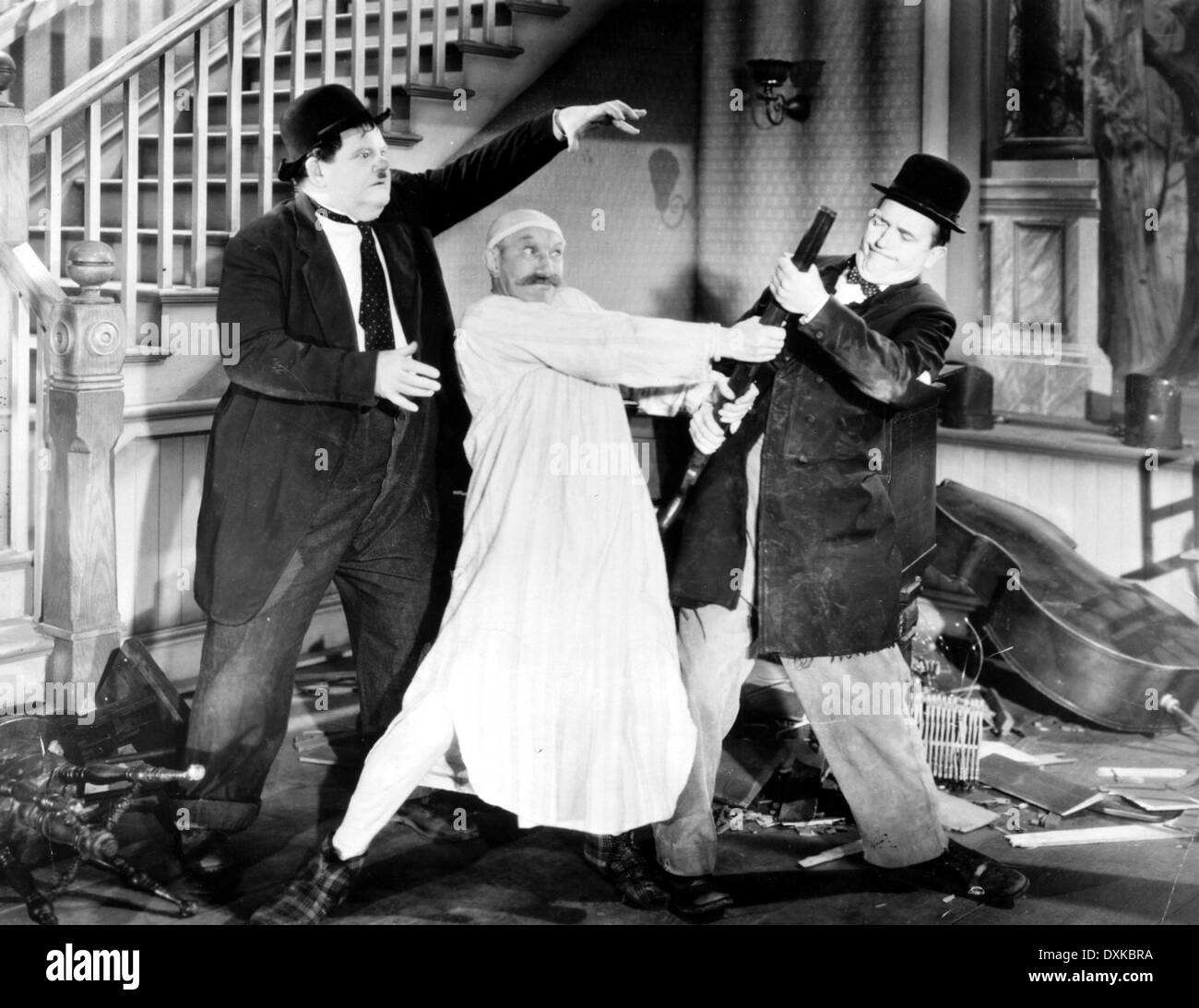 Laurel and hardy way out west hi-res stock photography and images - Alamy