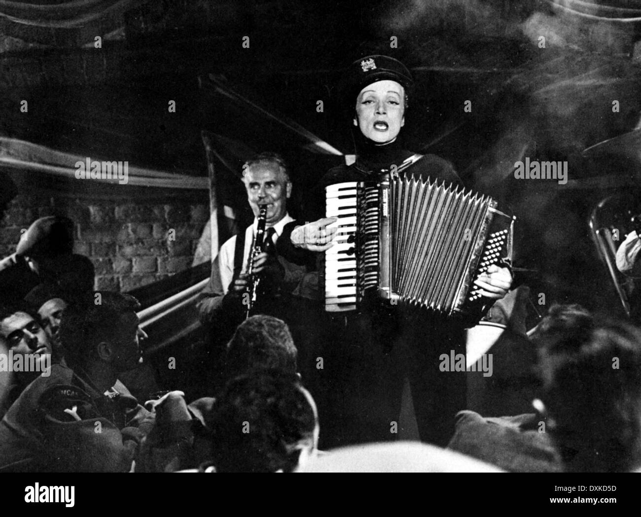 WITNESS FRO THE PROSECUTION Stock Photo - Alamy