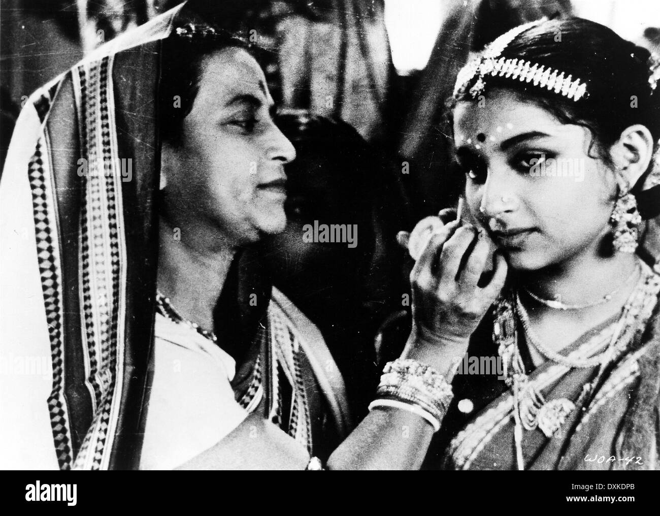 Apur Sansar Original Poster