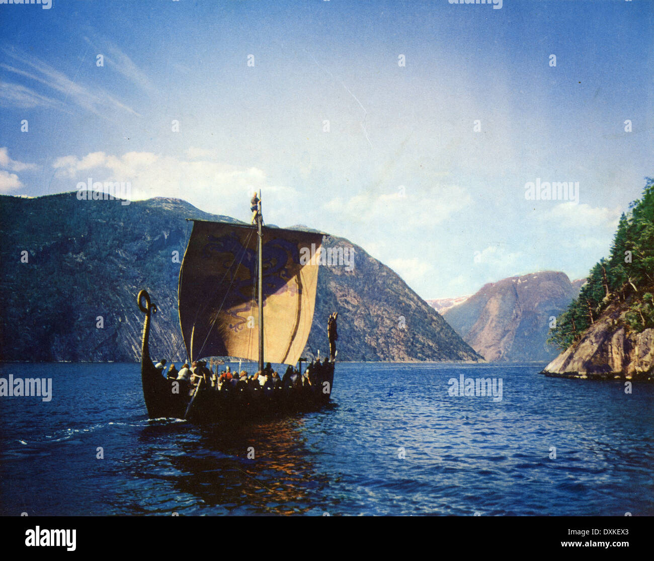 Vikings film still hi-res stock photography and images - Alamy