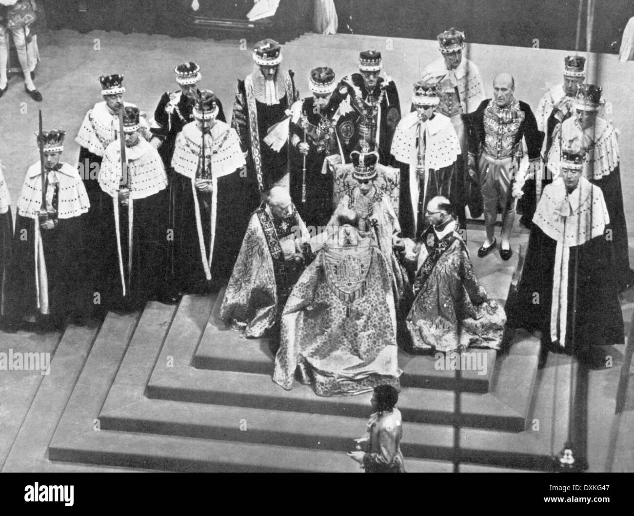 Queen crowned hi-res stock photography and images - Alamy