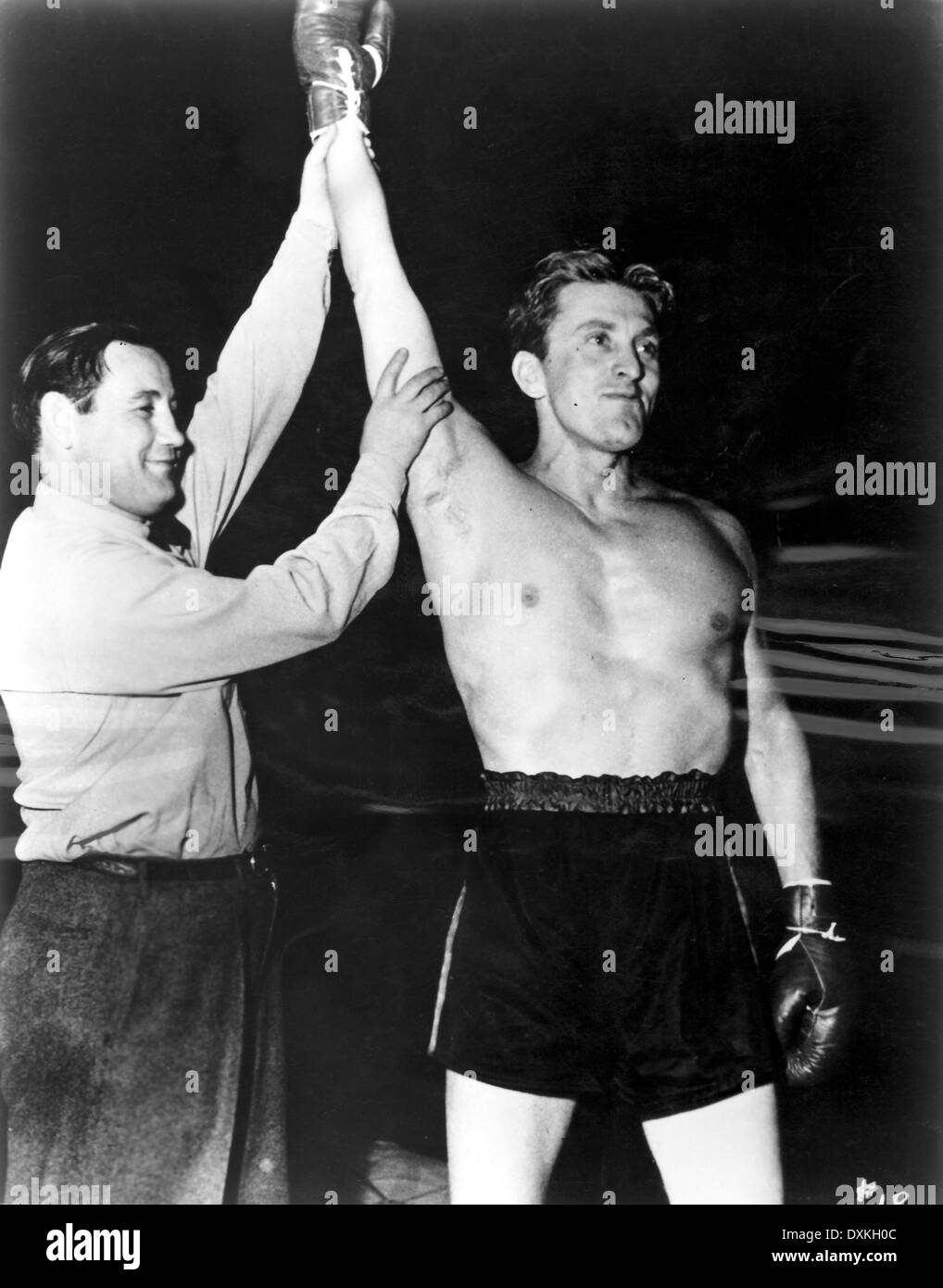 Kirk douglas champion 1949 hi-res stock photography and images - Alamy