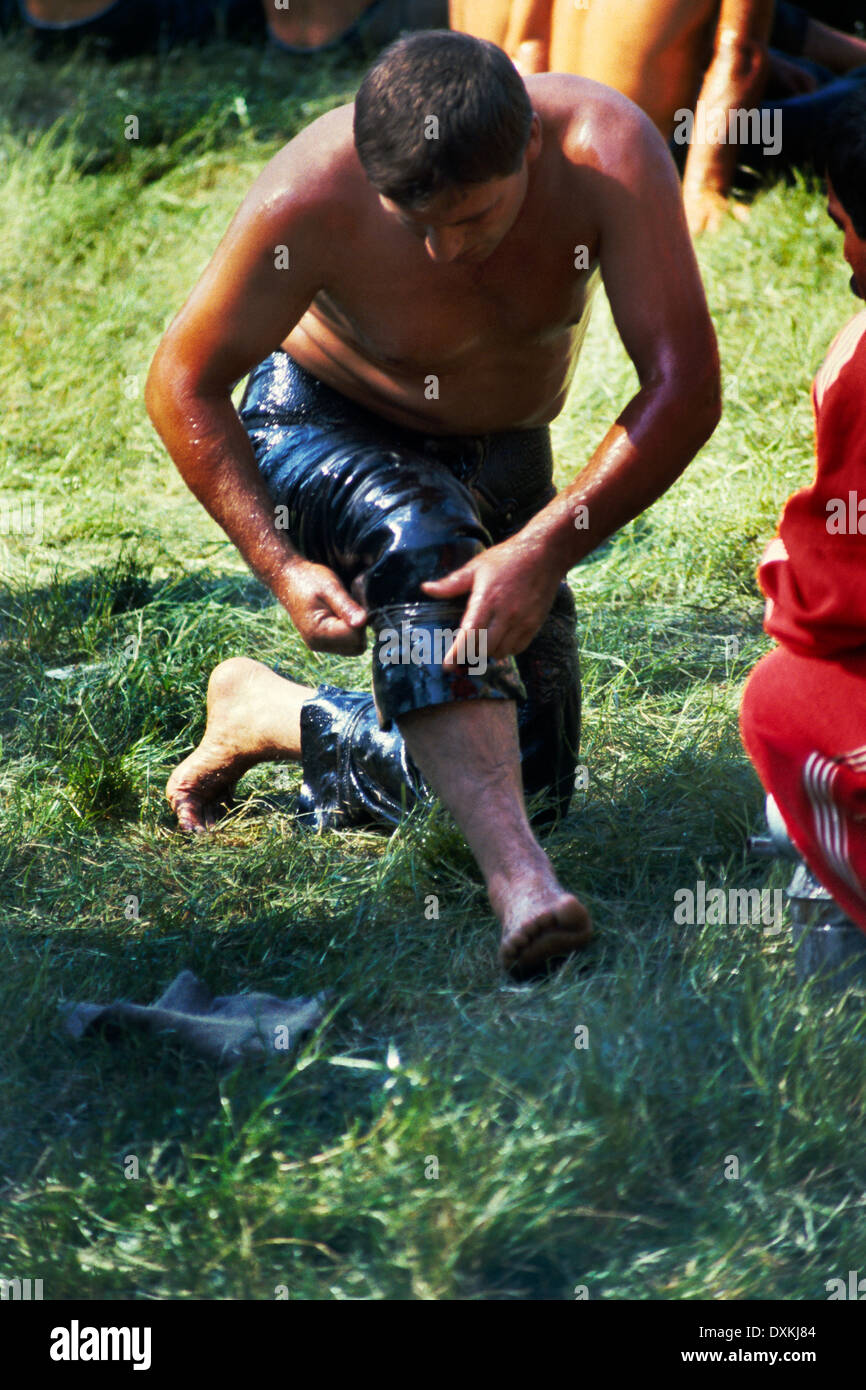 Oil wrestling in kirkpinar edirne hi-res stock photography and images ...