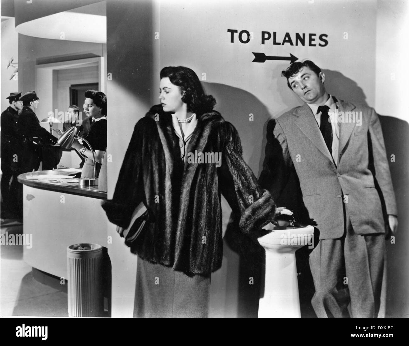Danger lives 1950 mitchum faith hi-res stock photography and images - Alamy