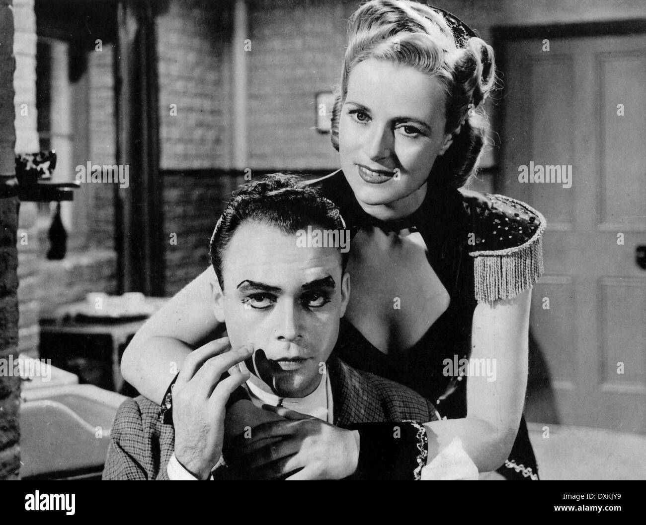 Phyllis dixey hi-res stock photography and images - Alamy