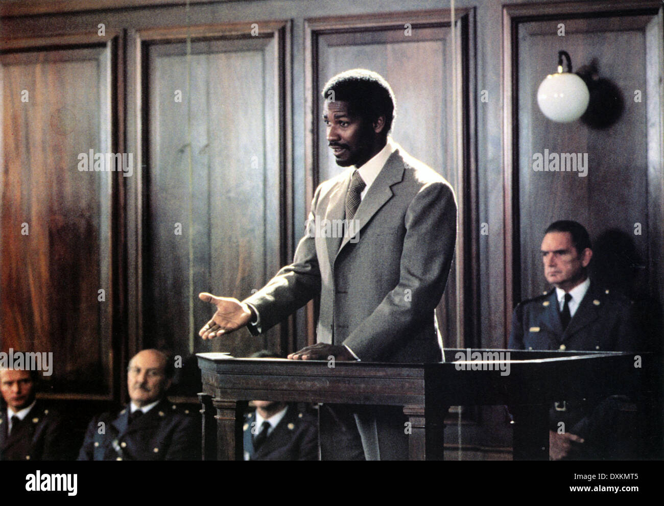 Cry freedom 1987 denzel washington hi-res stock photography and images ...