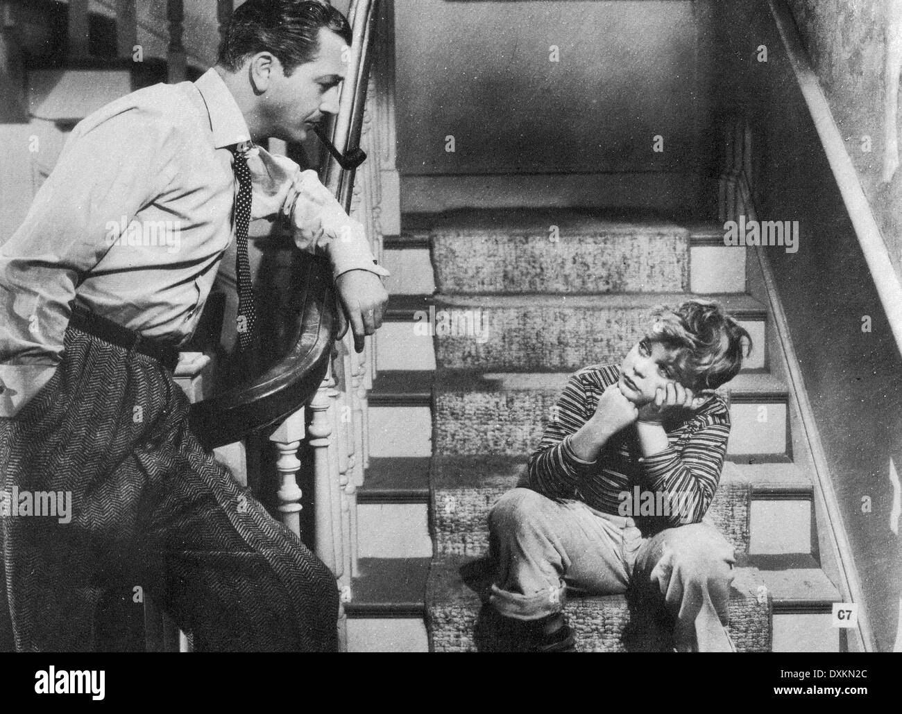 Sitting pretty 1948 hi-res stock photography and images - Alamy