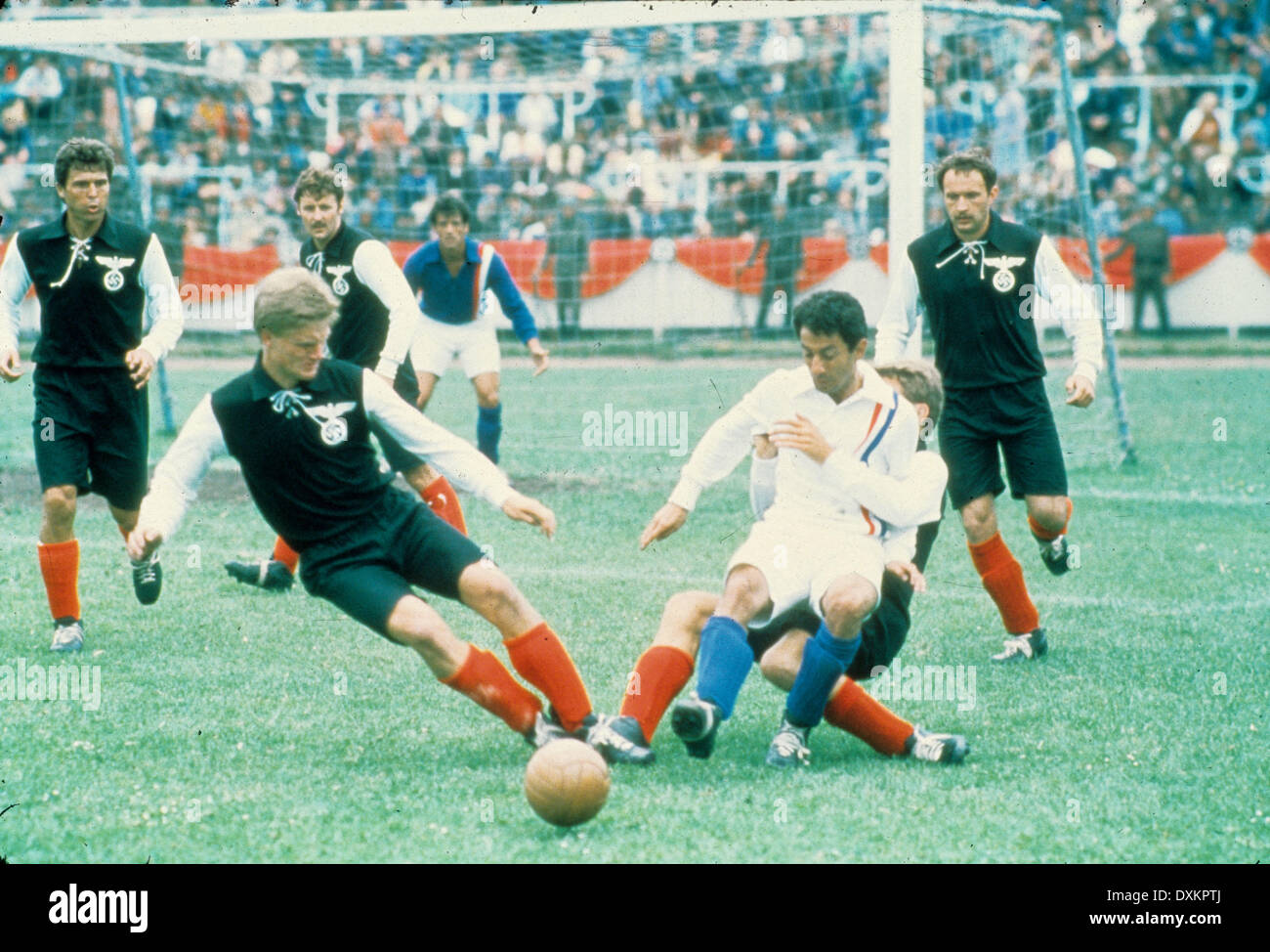 Escape to victory film hi-res stock photography and images - Alamy