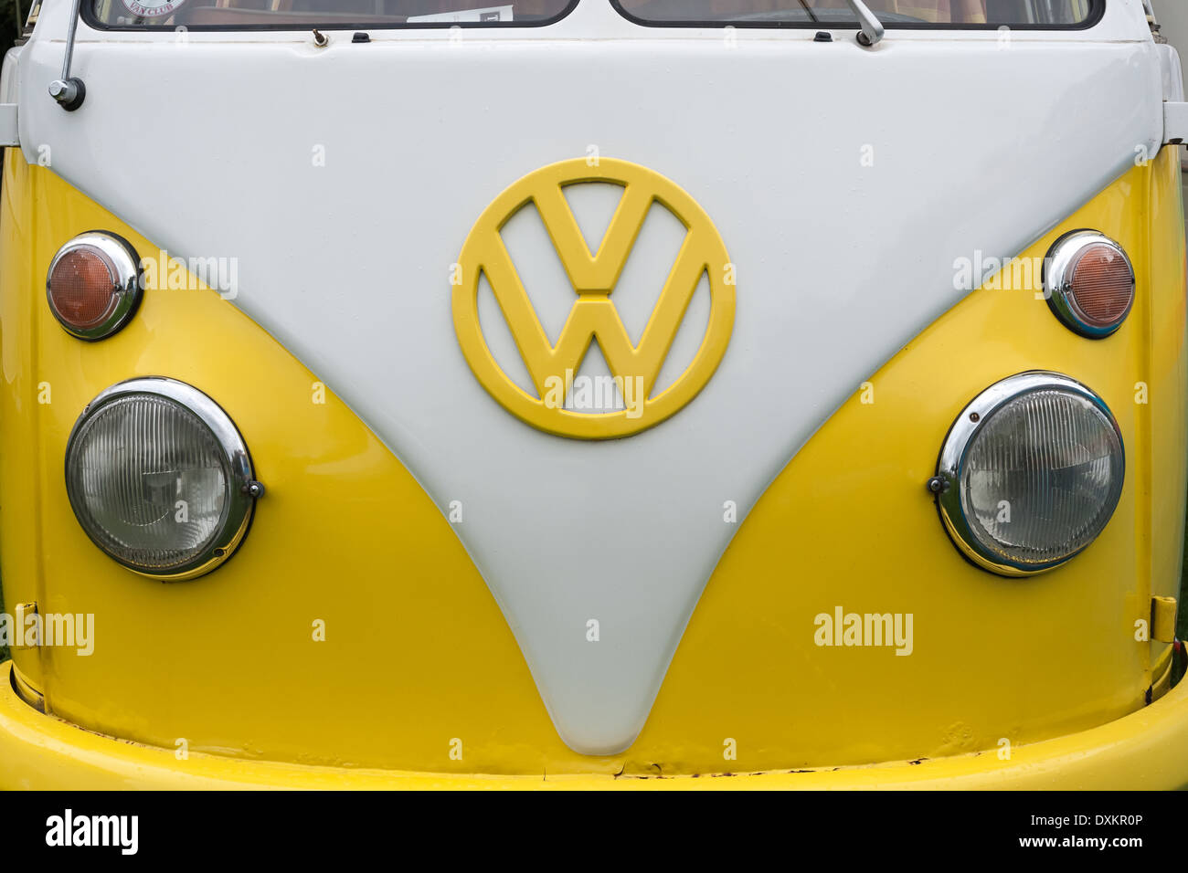 Yellow Volkswagen Camper van Stock Photo - Alamy