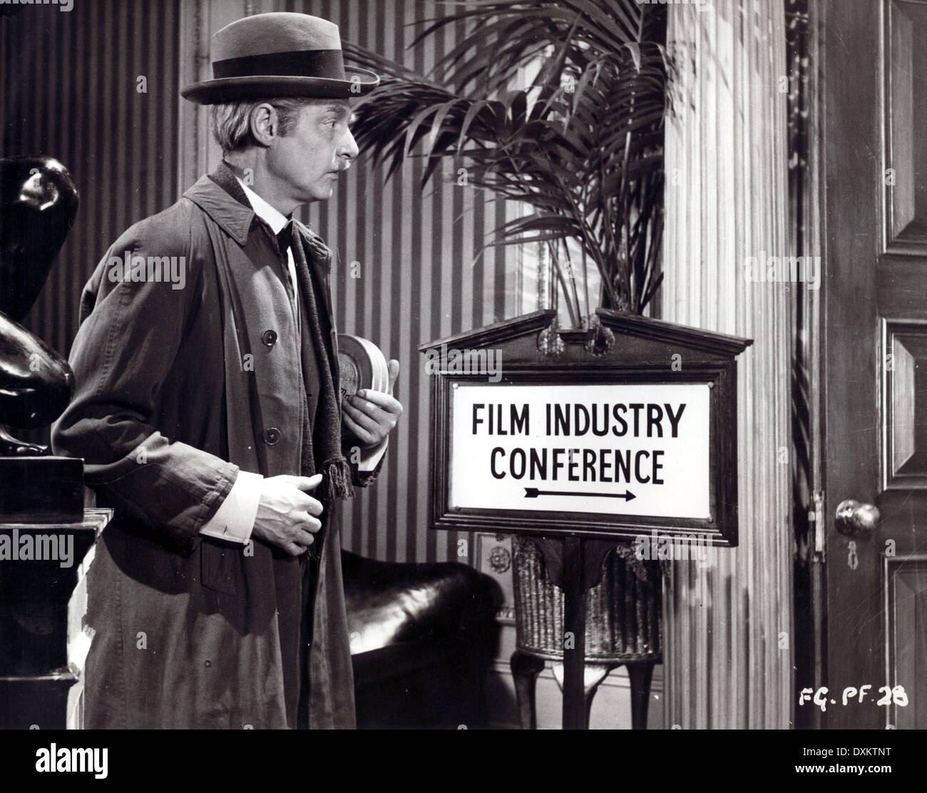 The magic box 1951 hi-res stock photography and images - Alamy