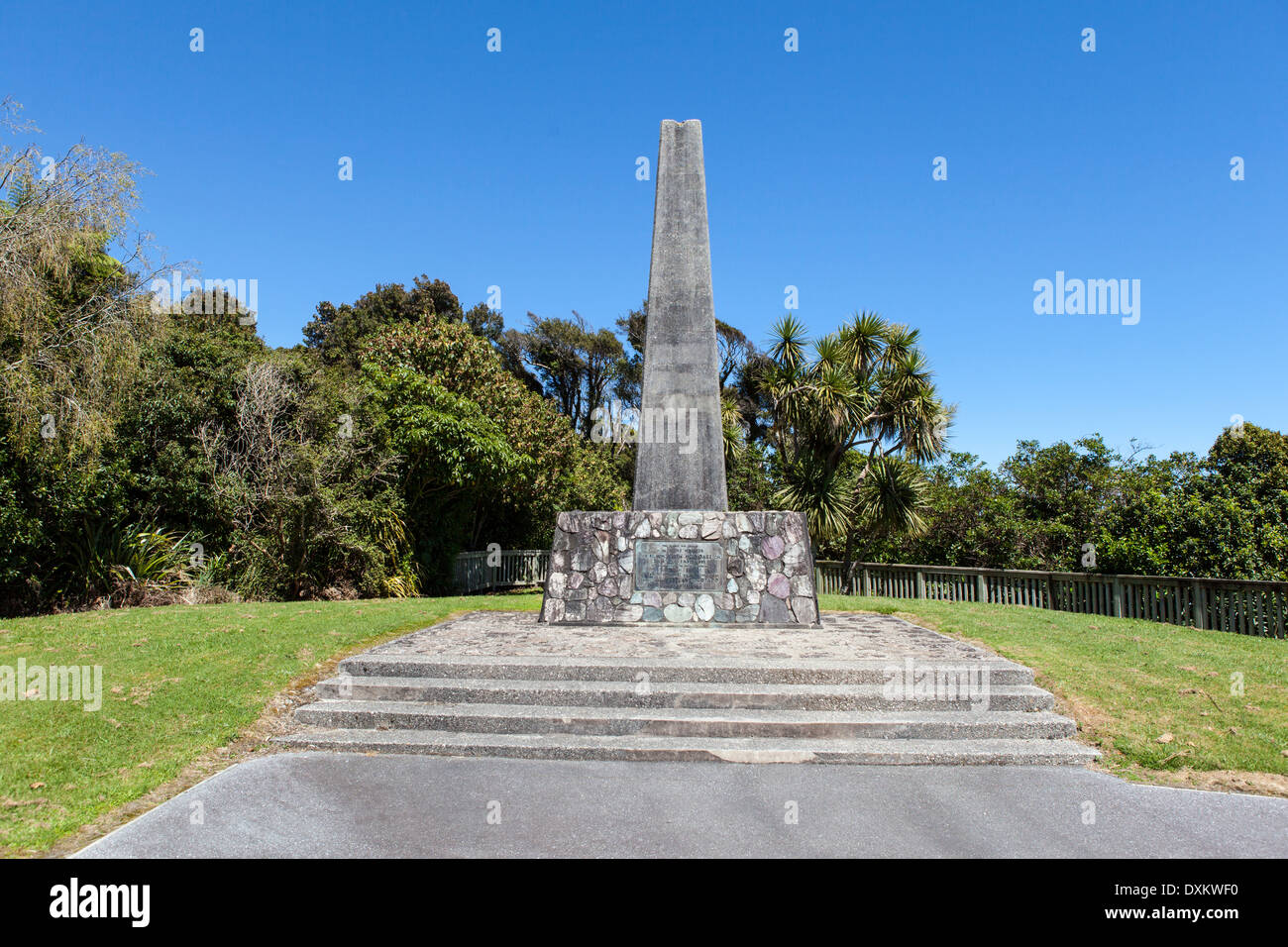 The obelisk monument at Knights Point Stock Photo - Alamy