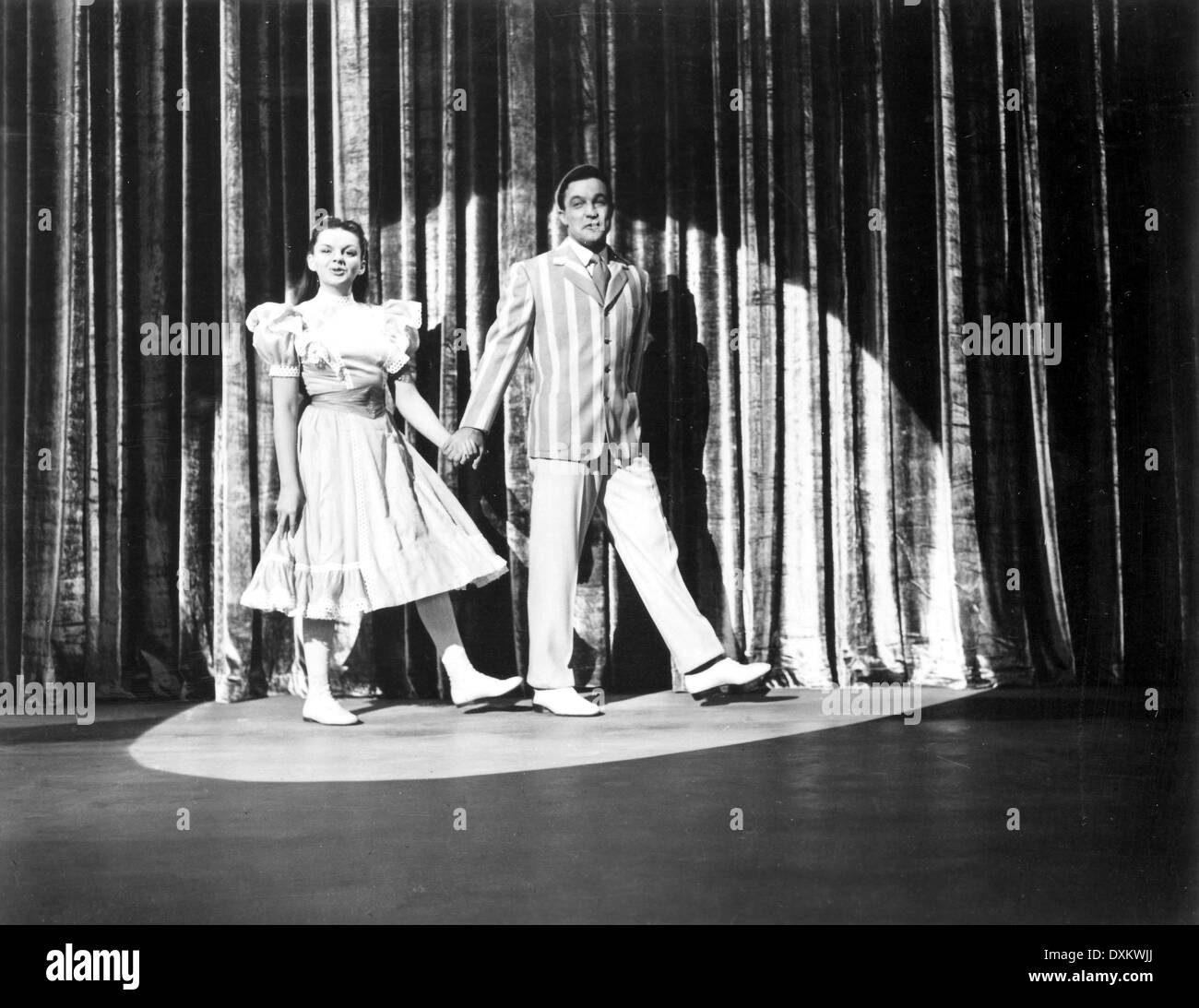Summer stock movie 1950 hi-res stock photography and images - Alamy