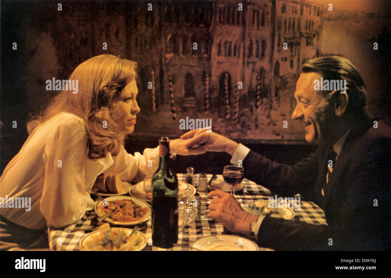 Faye dunaway network hi-res stock photography and images - Alamy