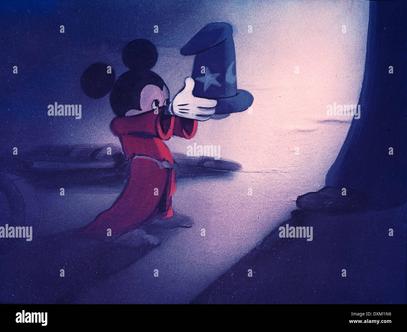 Fantasia mickey mouse 1940 hi-res stock photography and images - Alamy