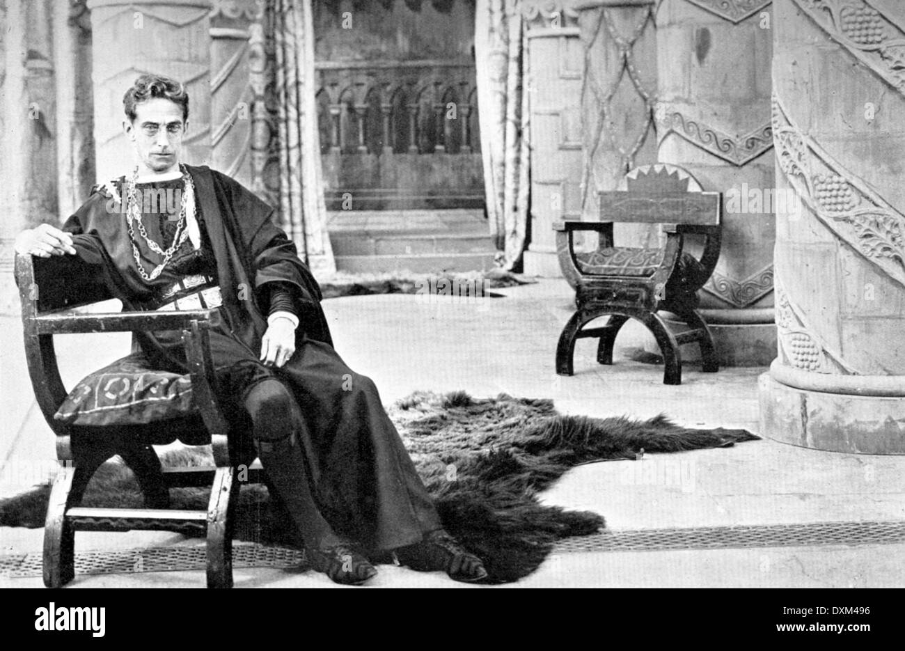Hamlet movie still Black and White Stock Photos & Images - Alamy