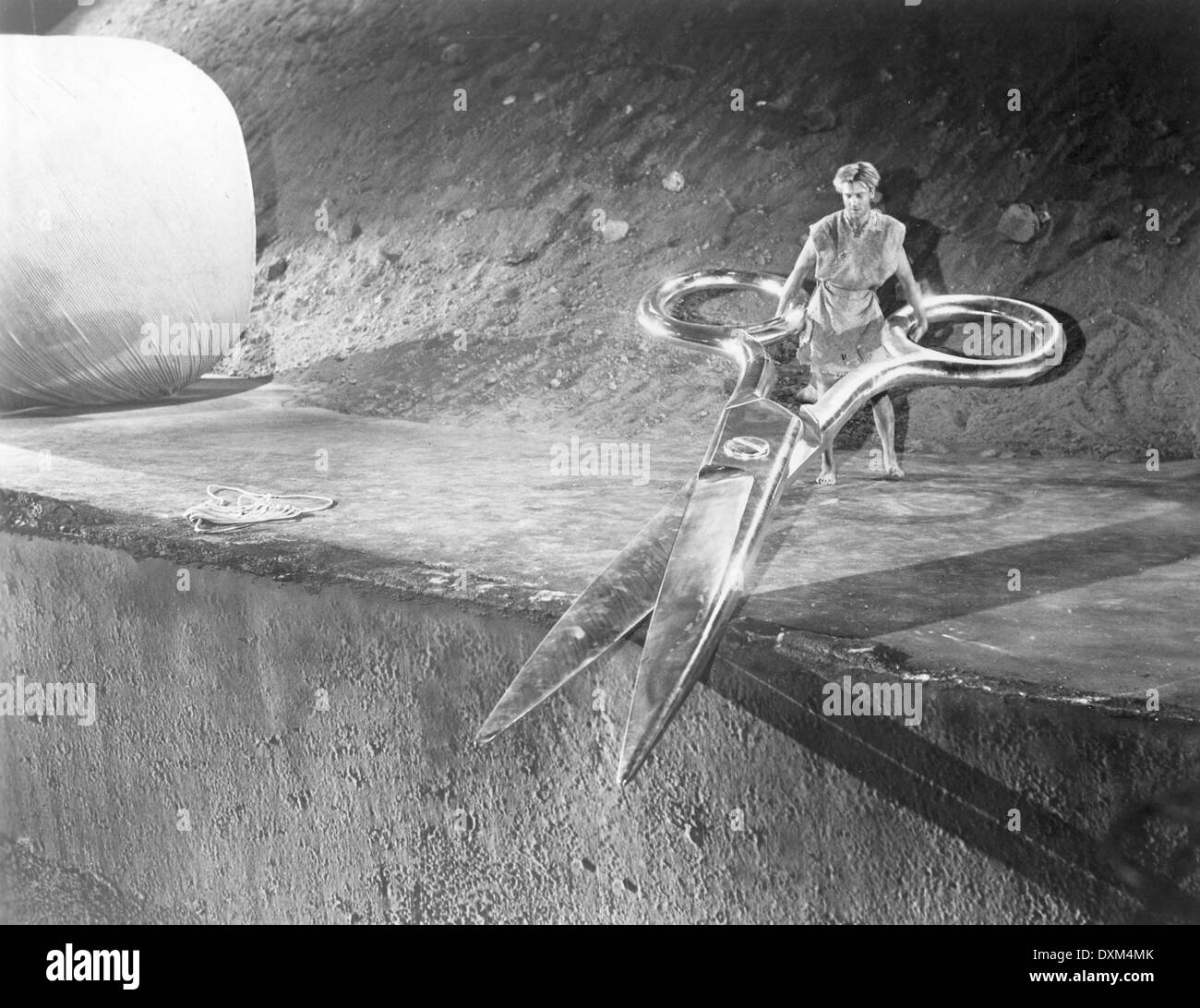 THE INCREDIBLE SHRINKING MAN Stock Photo - Alamy