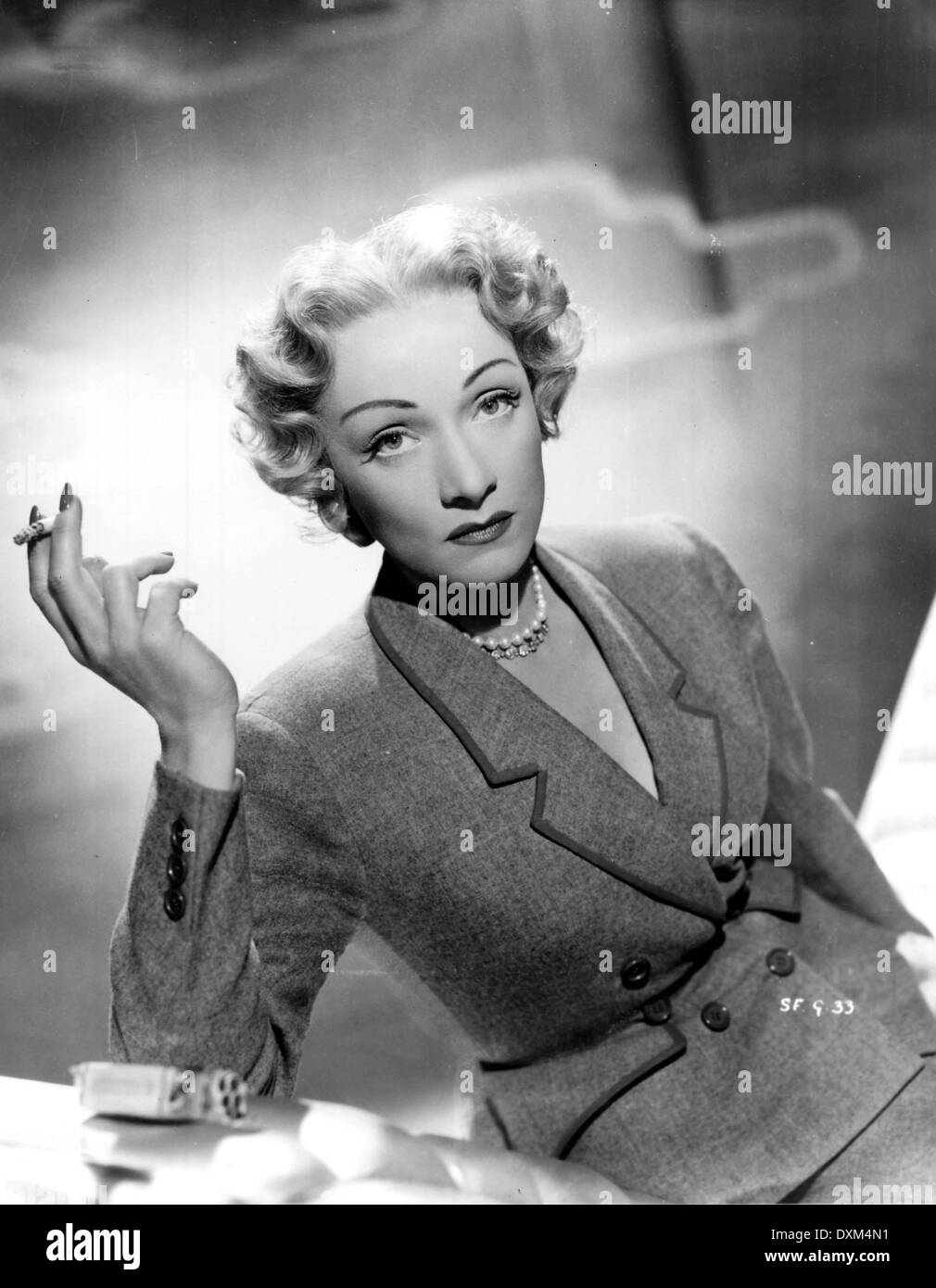 Stage fright marlene Black and White Stock Photos & Images - Alamy