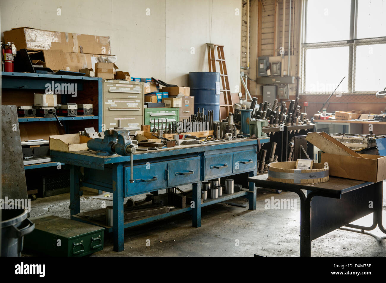 Metal workbench hi-res stock photography and images - Alamy
