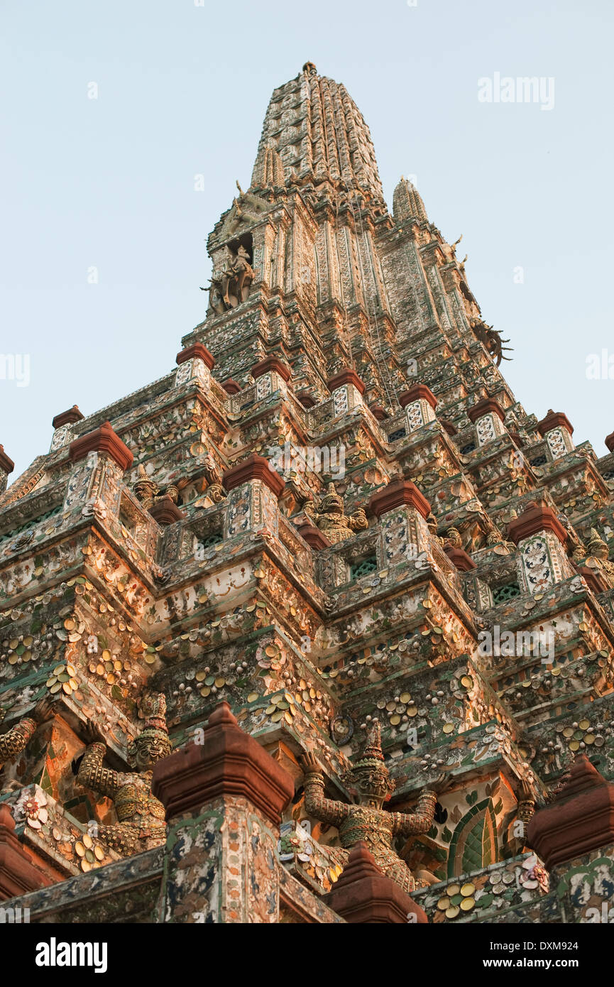 Thailand, Bangkok, view to Wat Arun from below Stock Photo - Alamy