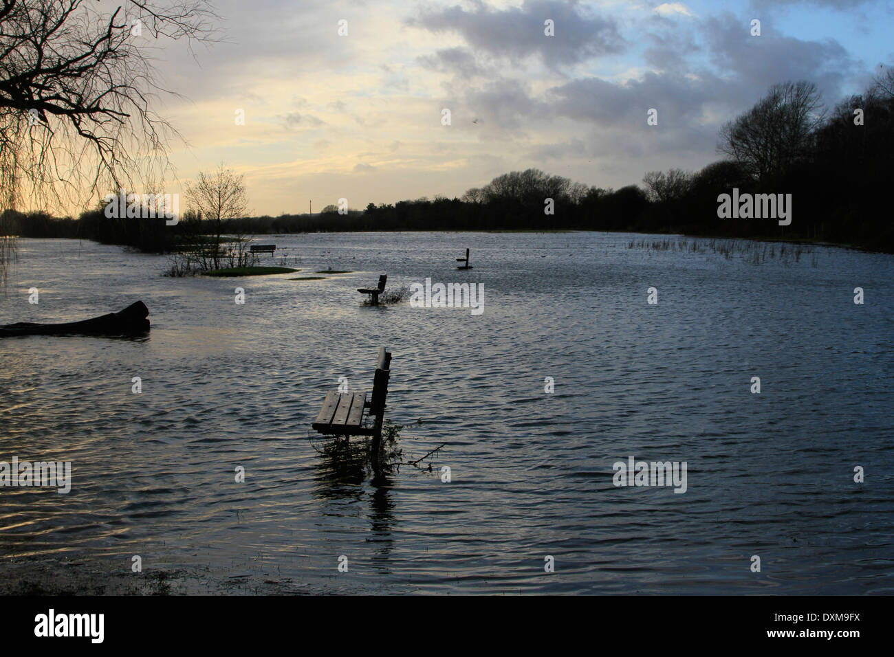 River Thames flood at Spadeoak, Bourne End Bucks. sky , seat Stock ...