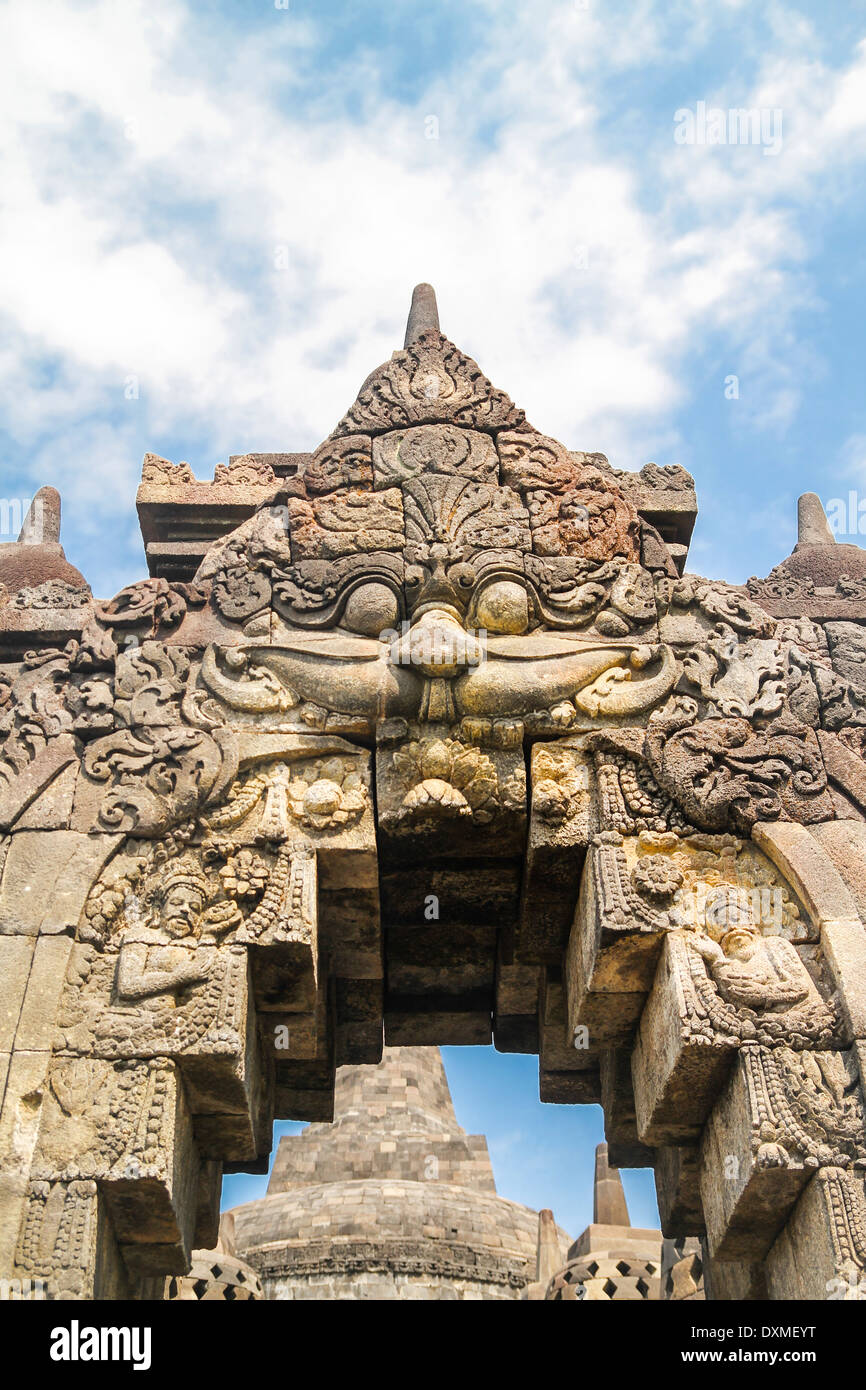 Gateway to temple hi-res stock photography and images - Alamy