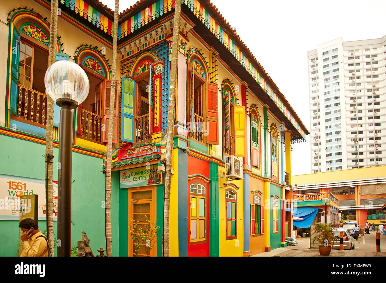 colourful street scene in Singapore Stock Photo - Alamy