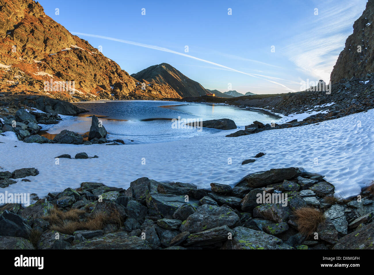 Caltun lake in Fagaras Mountains Stock Photo - Alamy