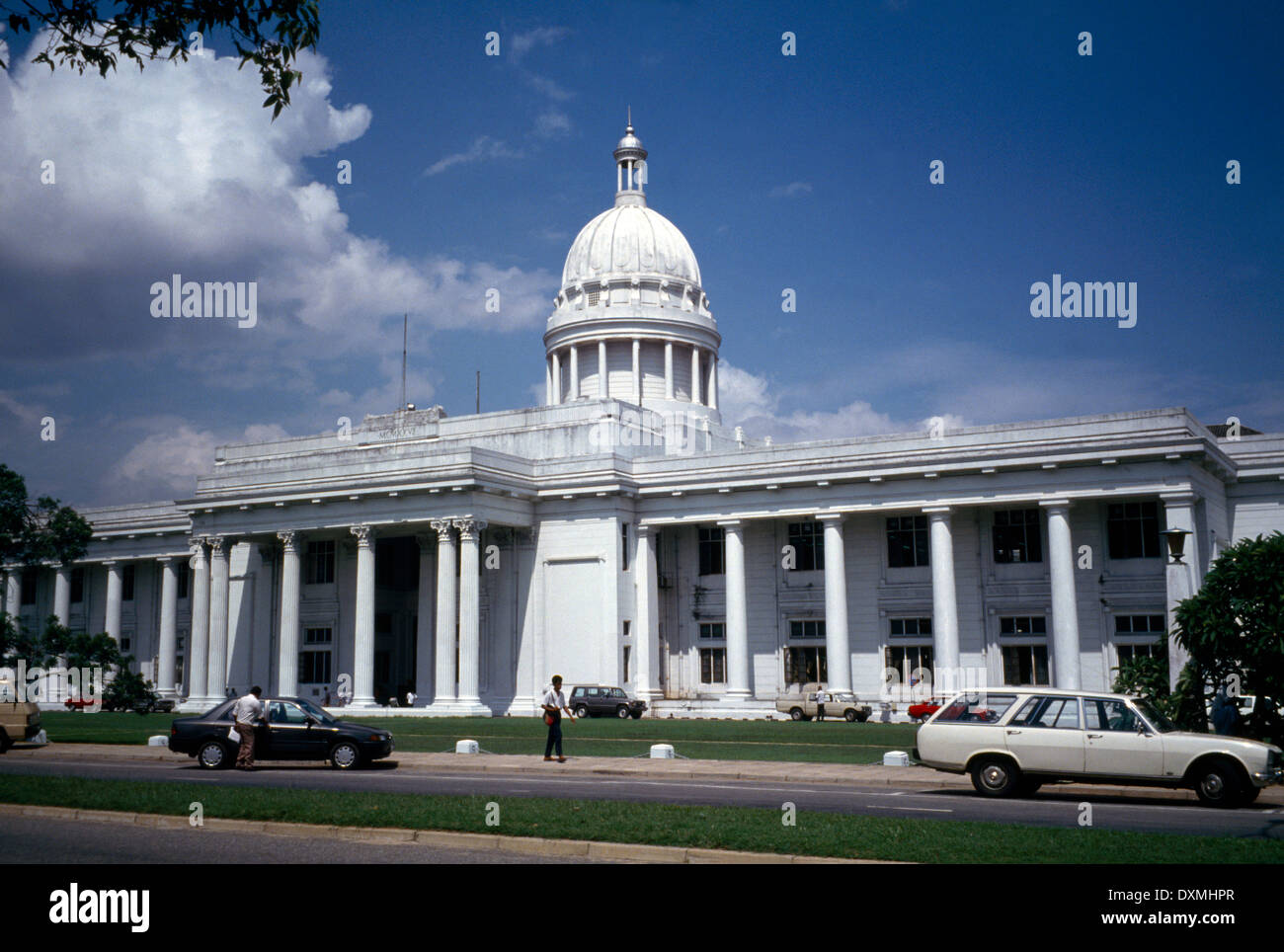 Sri lankan parliament hi-res stock photography and images - Alamy
