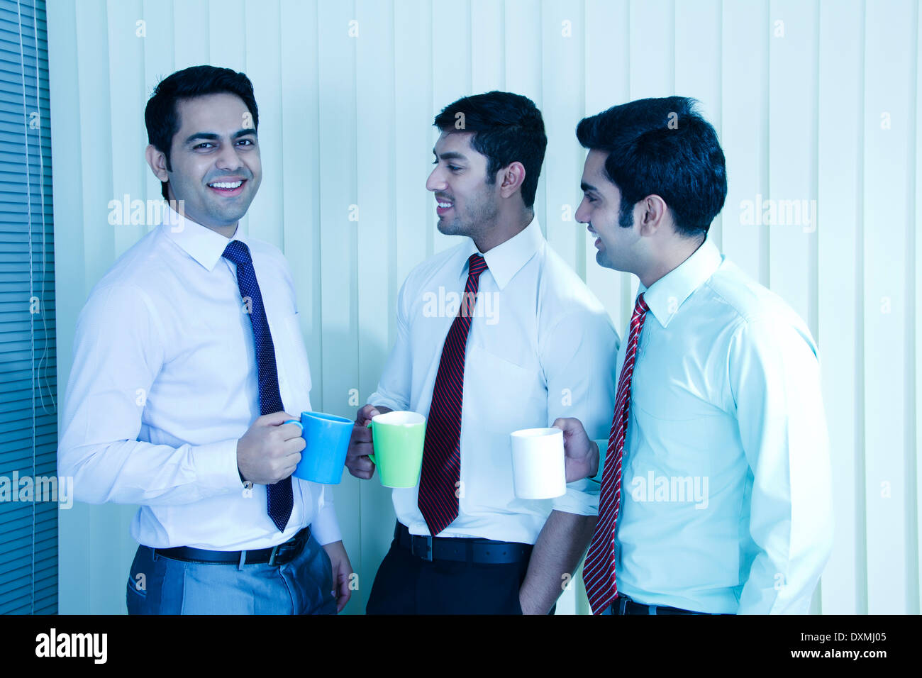 Office workers drink tea hi-res stock photography and images - Alamy