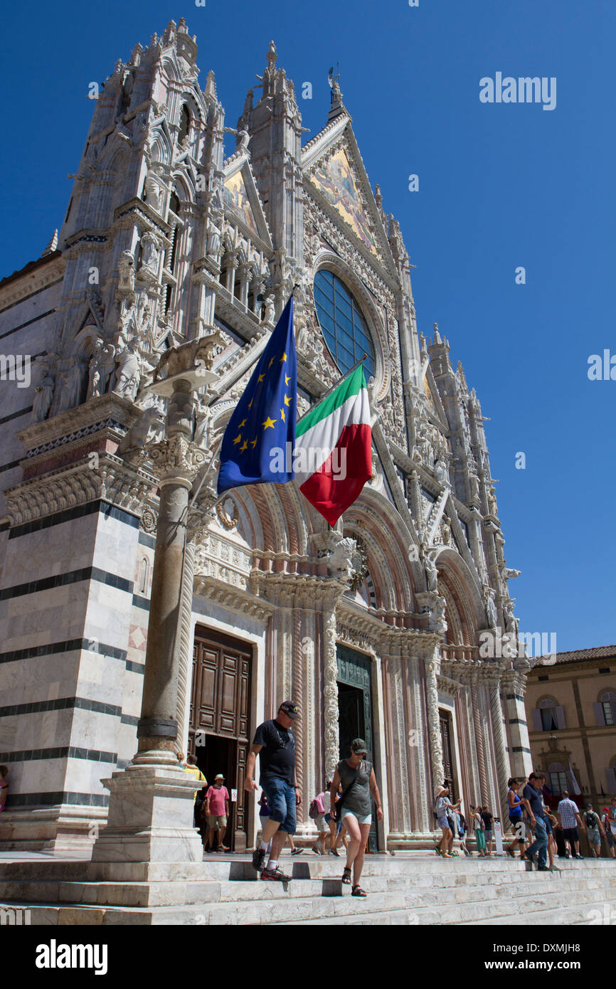 Italian flag siena hi-res stock photography and images - Alamy