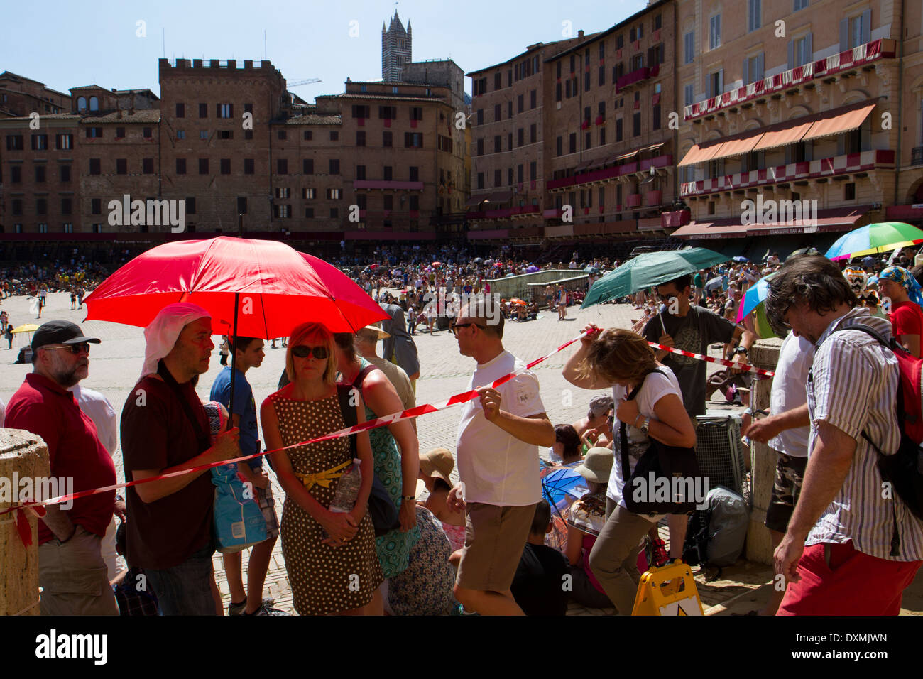 Piazza del campo siena horse race hi-res stock photography and images ...