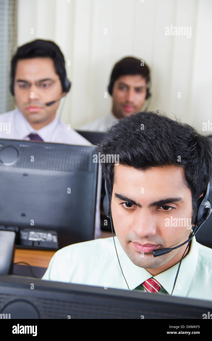 Inside an indian call center office hi-res stock photography and images ...