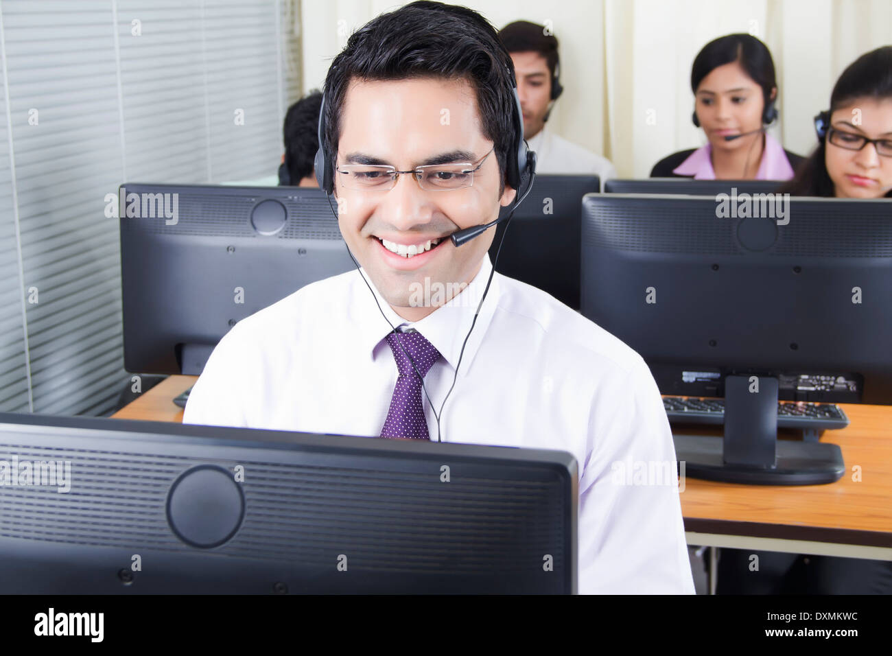 Inside indian call centre office hi-res stock photography and images ...