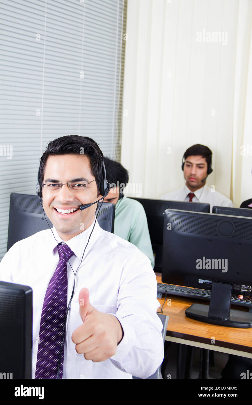 Inside an indian call center office hi-res stock photography and images ...