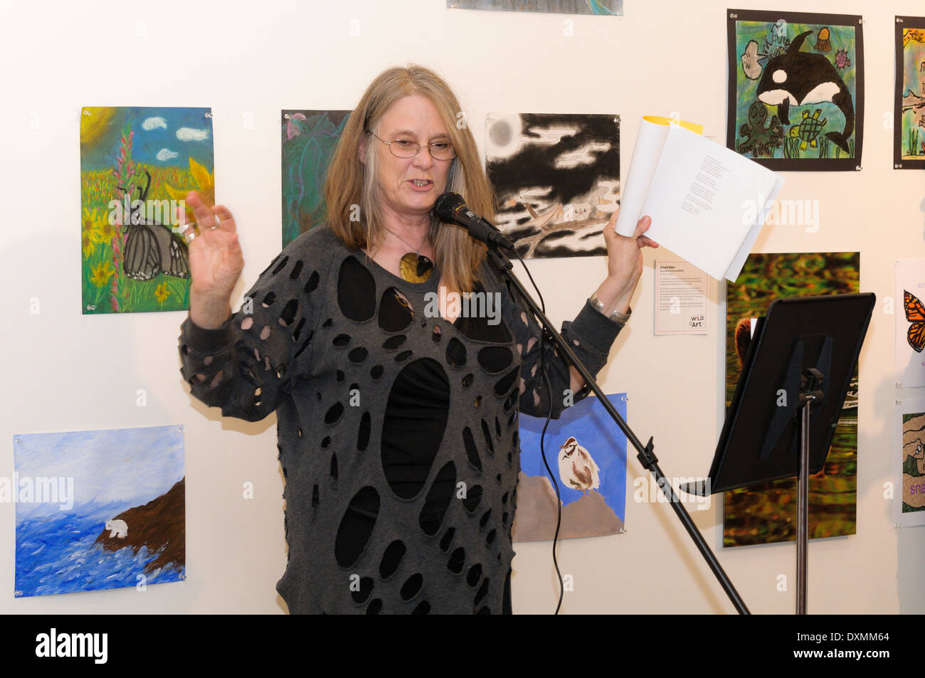 Poet susan musgrave reciting poetry hi-res stock photography and images ...