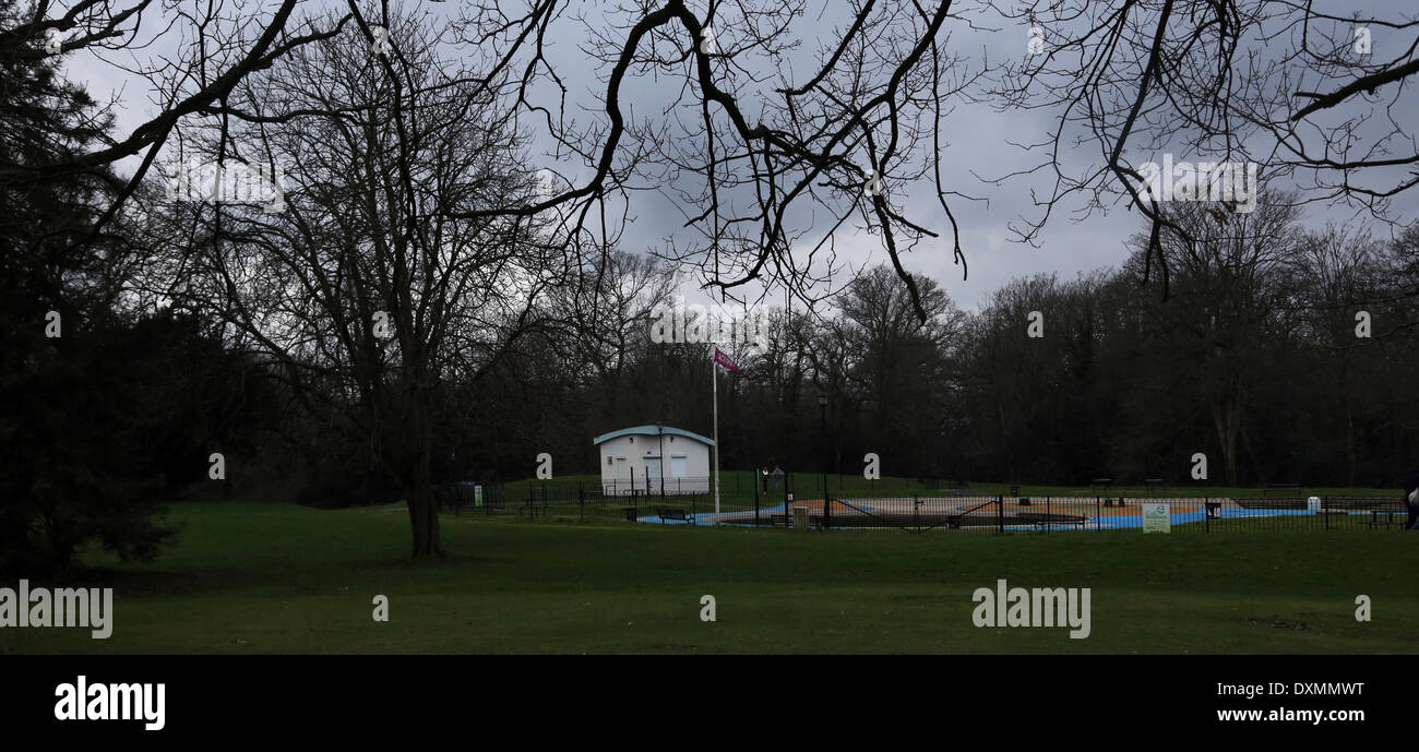 Outside swimming pool hi-res stock photography and images - Alamy