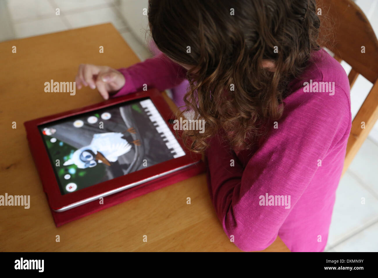 Child ipad 8 year old hi-res stock photography and images - Alamy