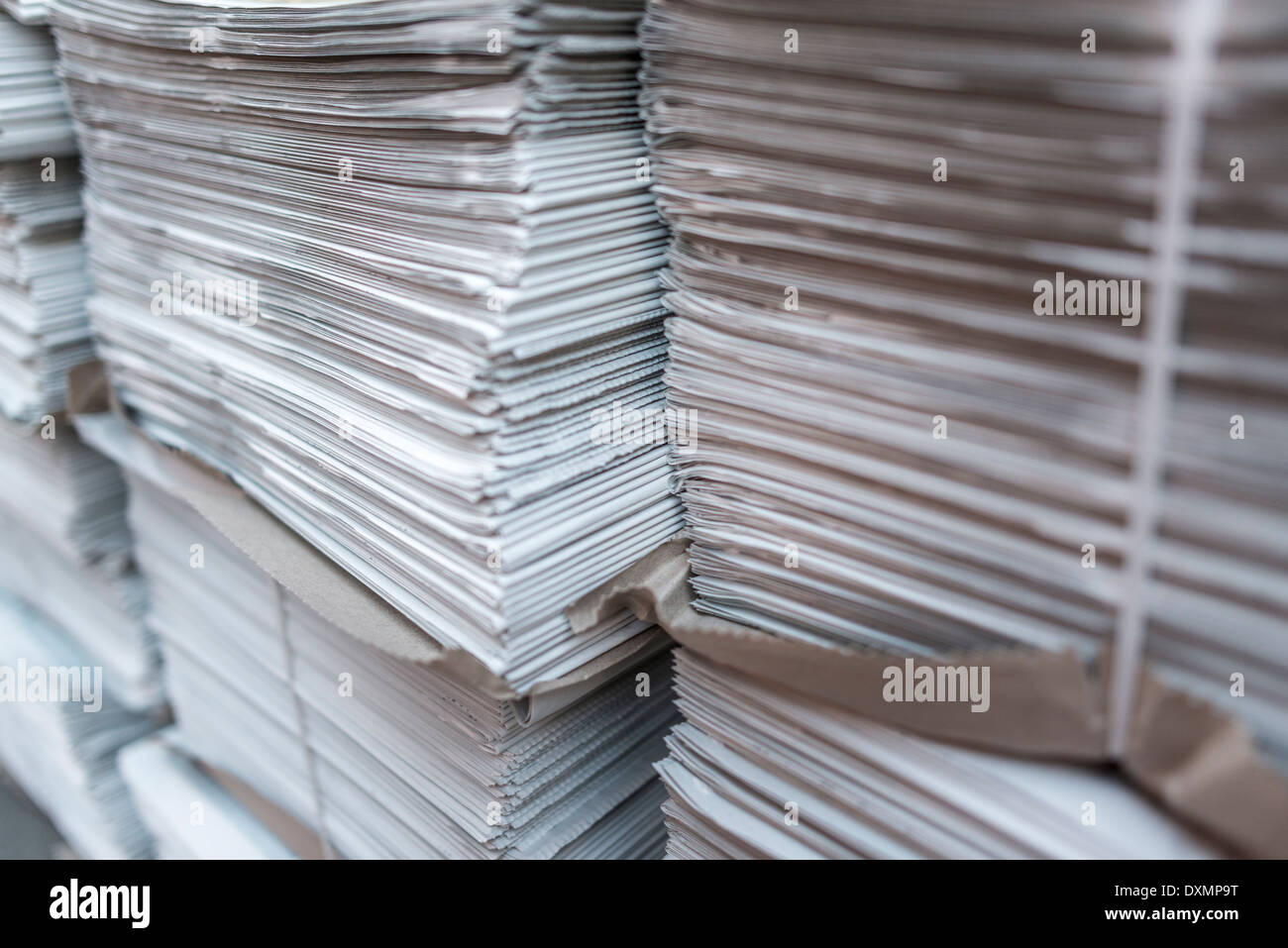 Stacks of paper hi-res stock photography and images - Alamy