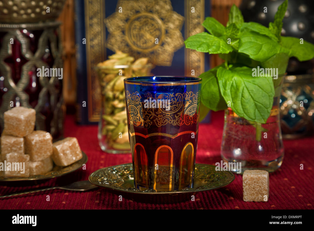 Traditional Arabian mint tea Stock Photo - Alamy