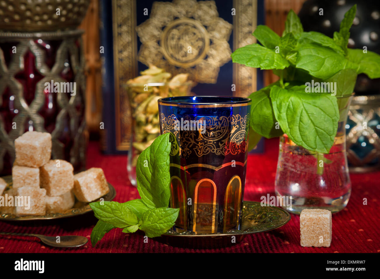 Traditional Arabian mint tea Stock Photo - Alamy