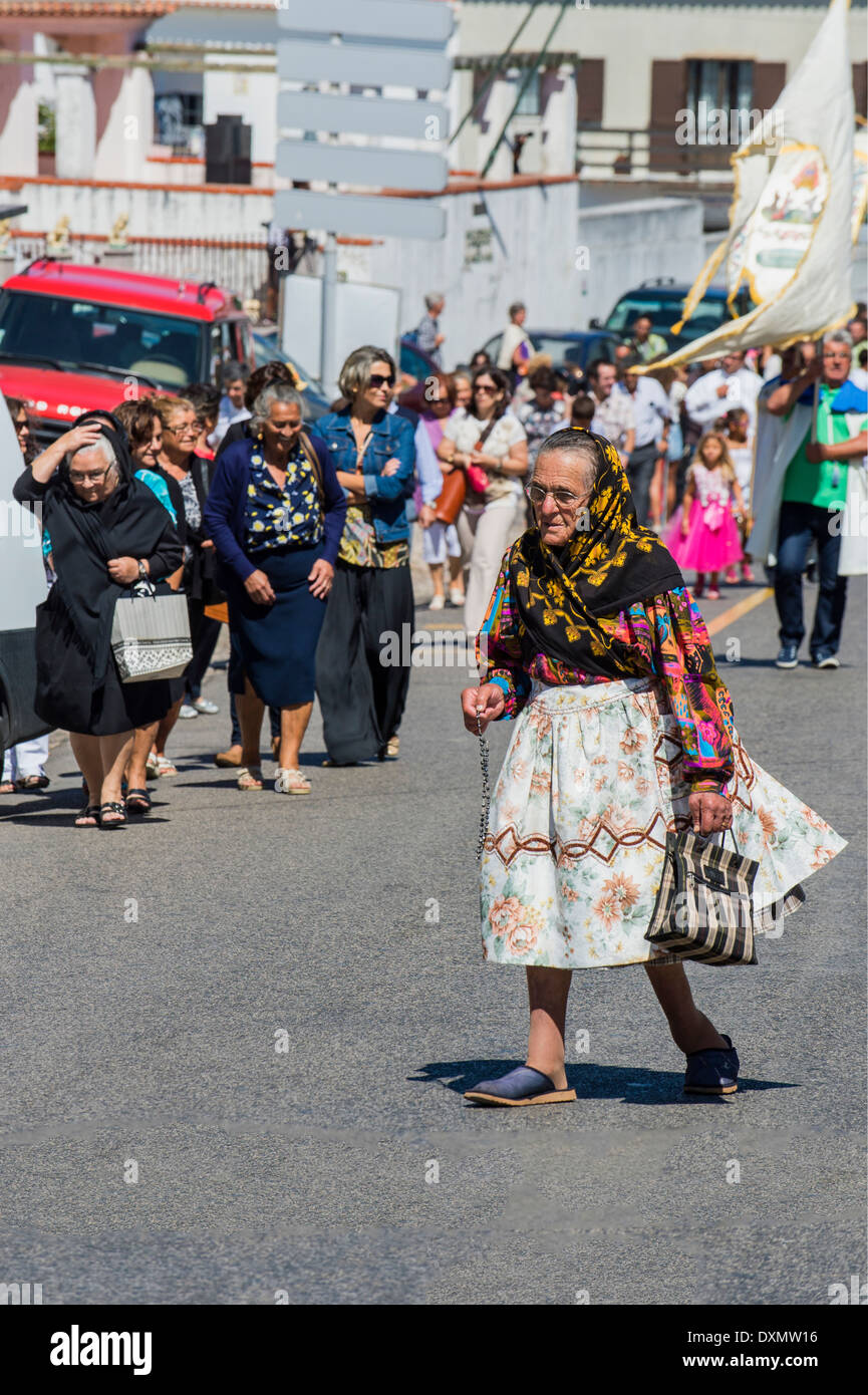 Old woman wearing traditional clothes, Nazare, Estremadura and Ribatejo ...