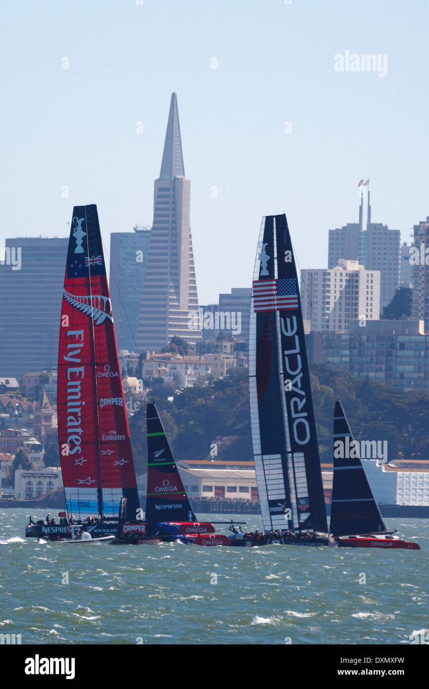 Oracle team usa skippered james hi-res stock photography and images - Alamy