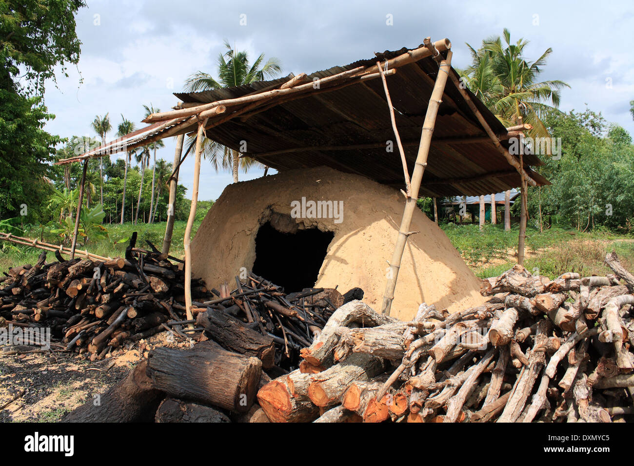 Incinerator ash hi-res stock photography and images - Alamy