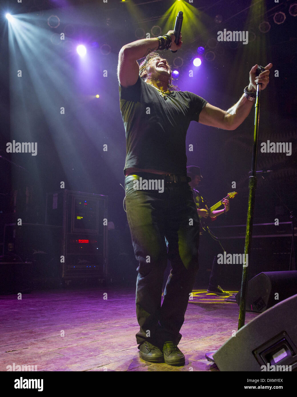 Chicago, Illinois, USA. 26th Mar, 2014. Vocalist SCOTT STAPP performs ...