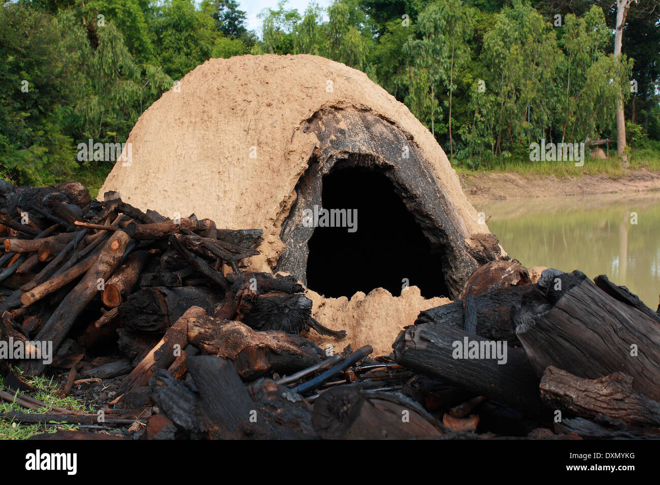 Incinerator ash hi-res stock photography and images - Alamy