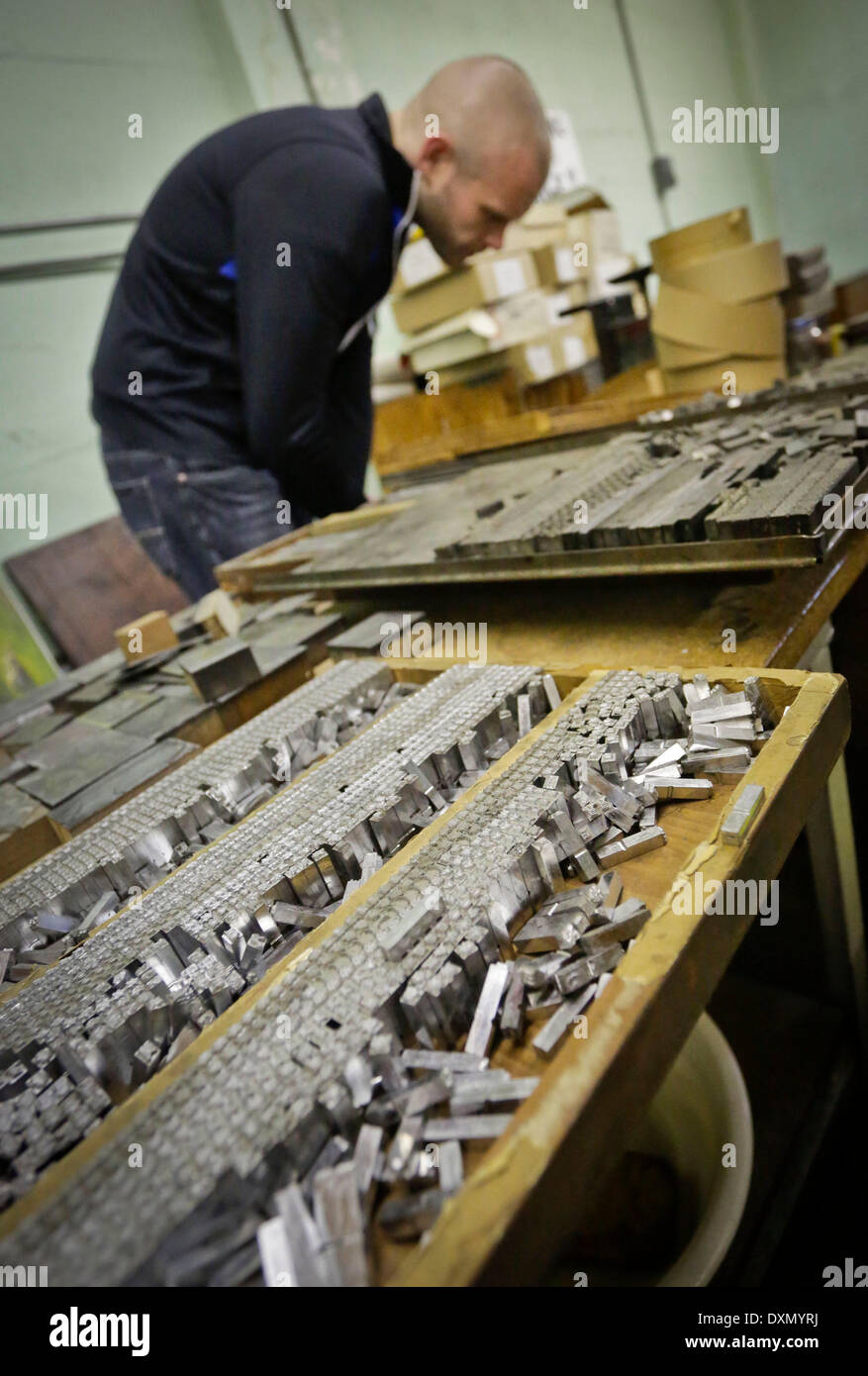 Vancouver, Canada. 27th Mar, 2014. An antique collector looks for ...