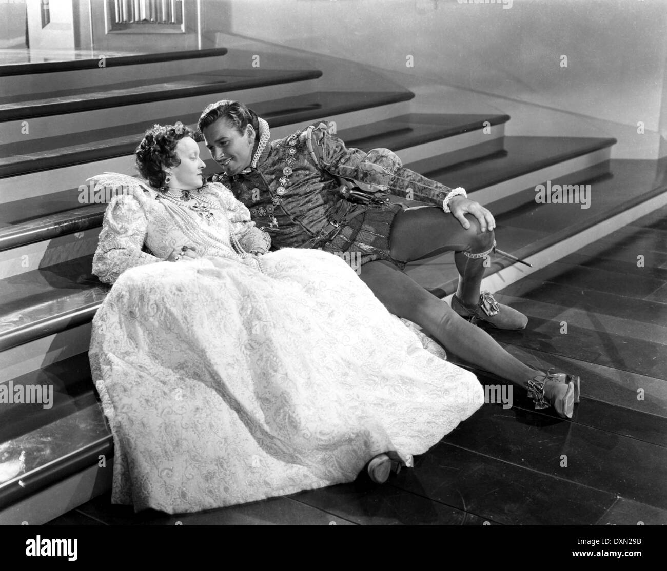 Elizabeth essex bette davis errol hi-res stock photography and images ...